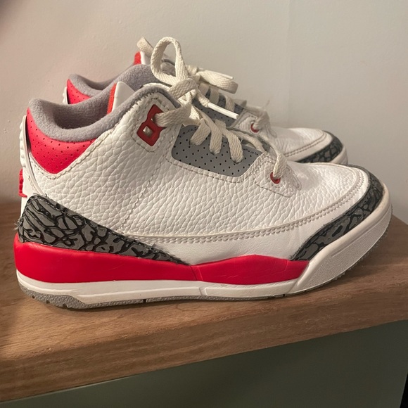 Jordan | Shoes | Retro Air Jordan 3 Fire Red 3c | Poshmark